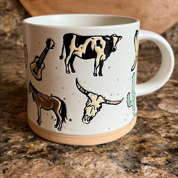 Spectrum Designz | Dining | Nwt Spectrum Designz Western Icon Embossed ...